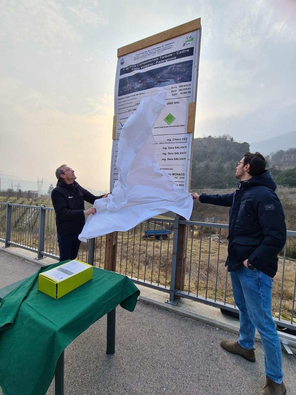Consegnati i lavori della pista ciclopedonale da Vezzano a Padergnone Consegnati i lavori della pista ciclopedonale da Vezzano a Padergnone